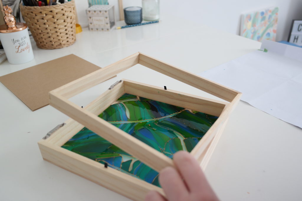 DIY - CADRE VITRAIL TROPICAL - Stacey Stachetti